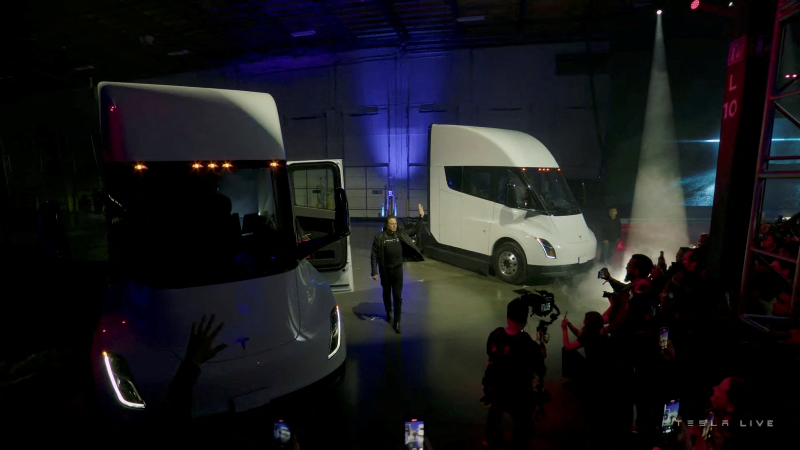 Elon Musk delivers first Tesla Semi trucks